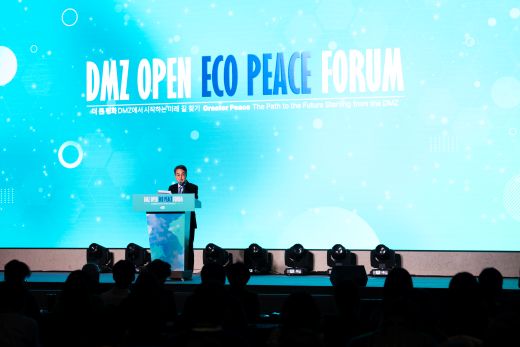 김동연과 마이클 샌델, 평화와 생태, 미래를 함께 이야기...‘2025 DMZ OPEN 에코피스포럼’ 개막